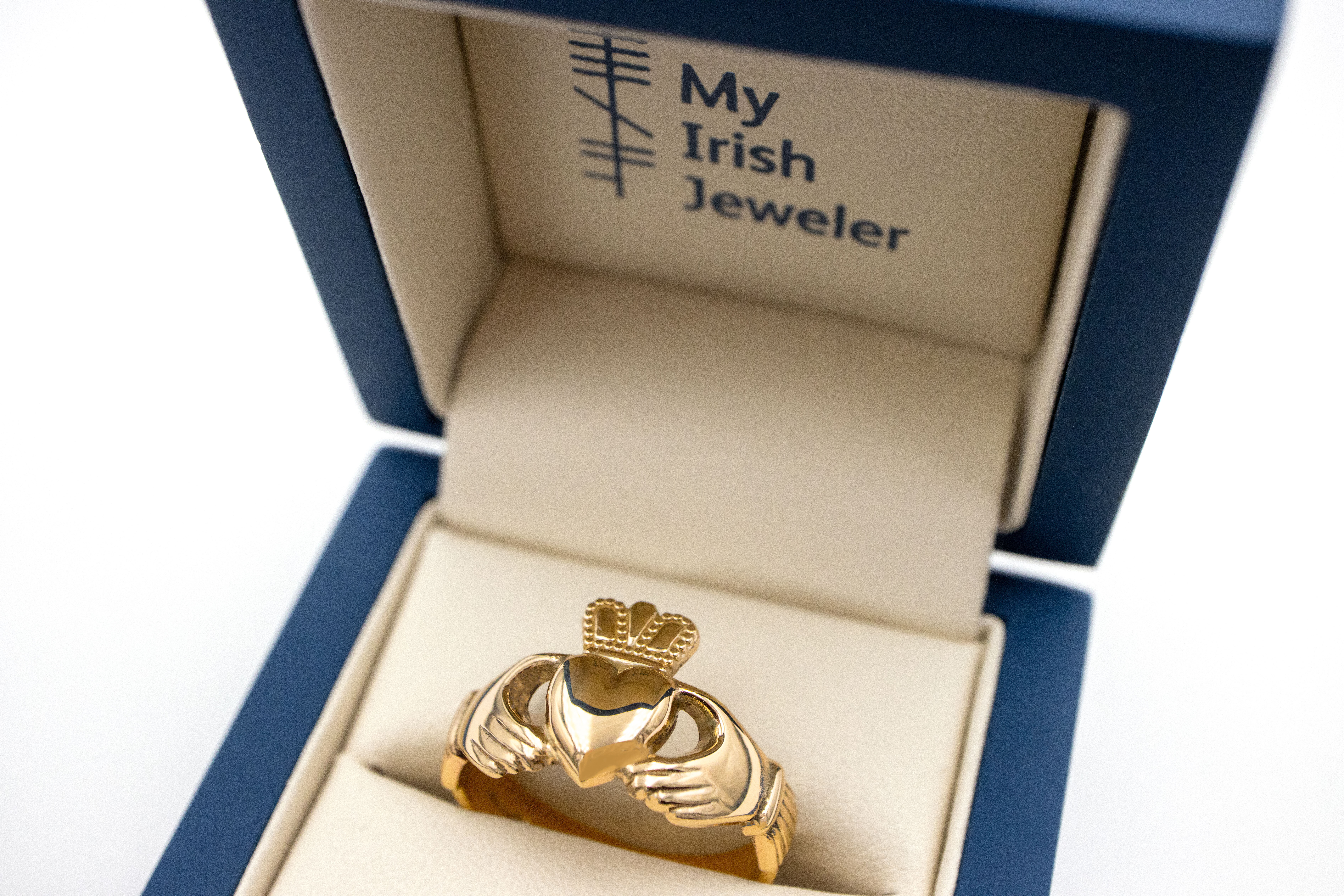Buy claddagh ring near me store