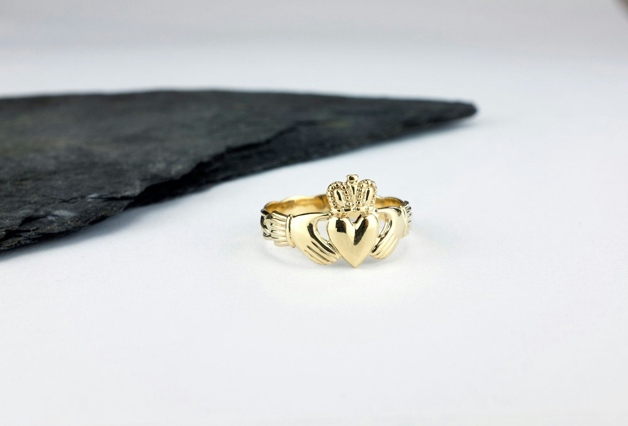 Womens Claddagh Ring